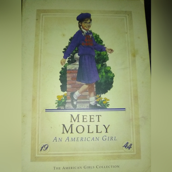 Other | Vintage Meet Molly The American Girl Tween Soft Cover Book ...